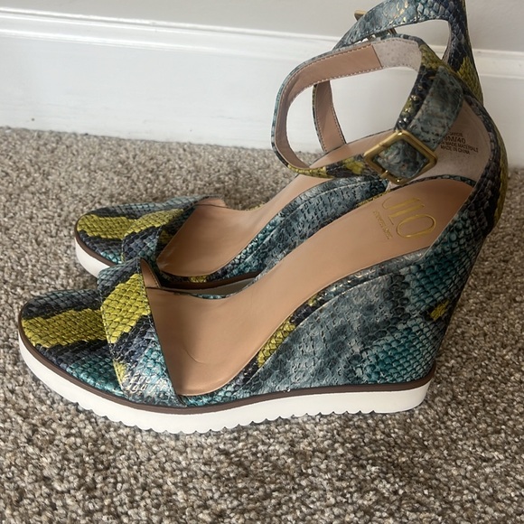 Jennifer Lopez | Shoes | Jlo Sz 9 Snake Printed Sandals | Poshmark